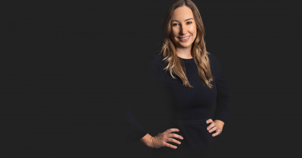 Kelly Powers Receives UB Law Alumni Award for Excellence